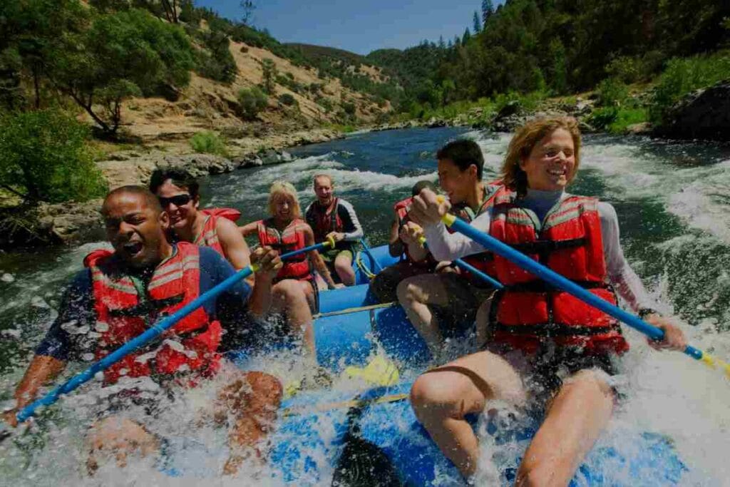 5 Exciting Reasons to Try Out Whitewater Rafting at Least Once | Spurzine
